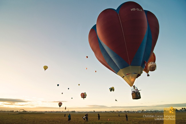 PAMPANGA | Angeles City’s 15th Hot Air Balloon Festival - Lakad Pilipinas